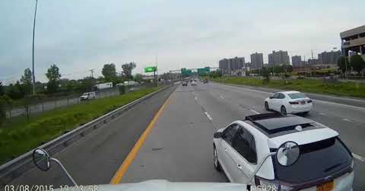 Merging an American truck gone wrong – Canvids Merging an American truck gone wrong – Canvids