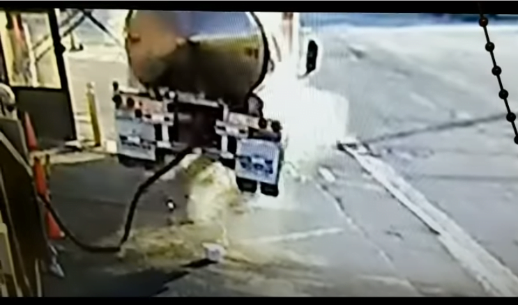 Liquid wax tanker implosion – Canvids