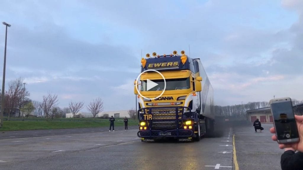 16.0-liter V8 engine Scania R500 truck with modified exhaust sound ...