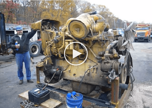 Caterpillar D9 armored bulldozer 18-liter turbocharged diesel engine in ...
