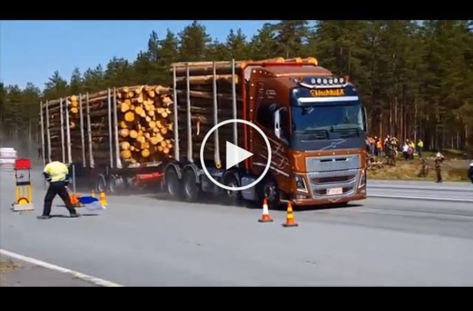 Volvo truck loaded with 76 tons of timber BRAKING TEST at 80Km/h – Canvids