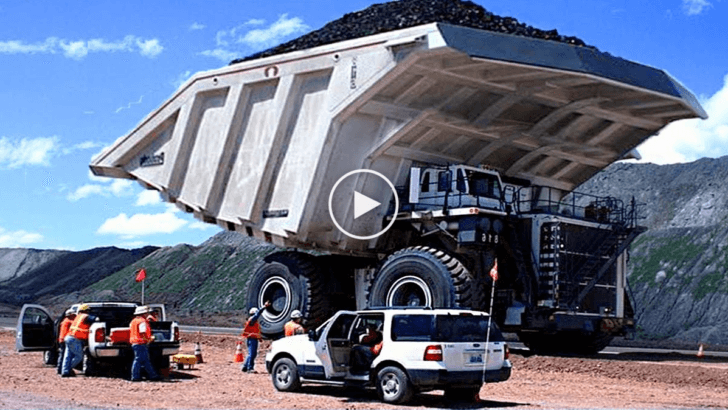 Brake test: Massive Caterpillar 793F dump truck – Canvids