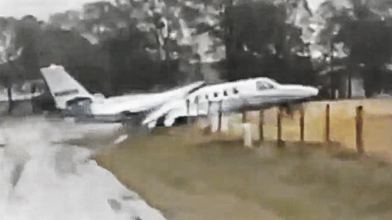 Top 15 Airplane Landing Mishaps: A Compilation of Turbulent Landings ...